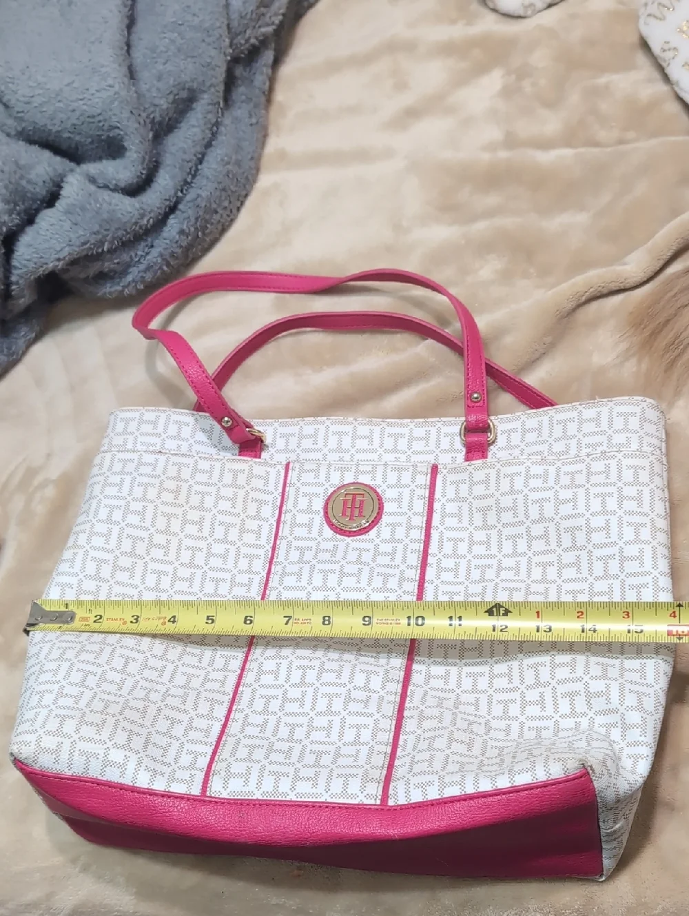 Tommy Hilfiger | Bags | Tommy Hilfiger White Logo Tote With Pink Trim ...